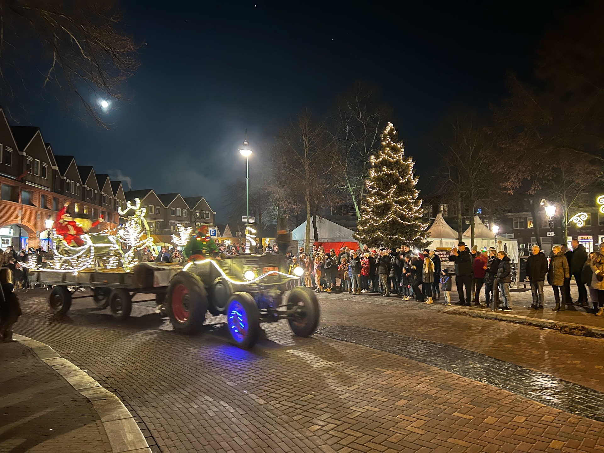 Na twee jaar weer een geslaagde Lunteren in Kerstsfeer — Lunteren.com