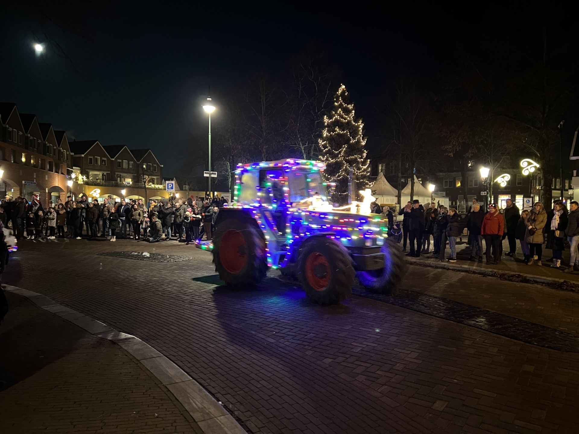 Lunteren in Kerstsfeer viert 15e jubileum met betoverend programma ...