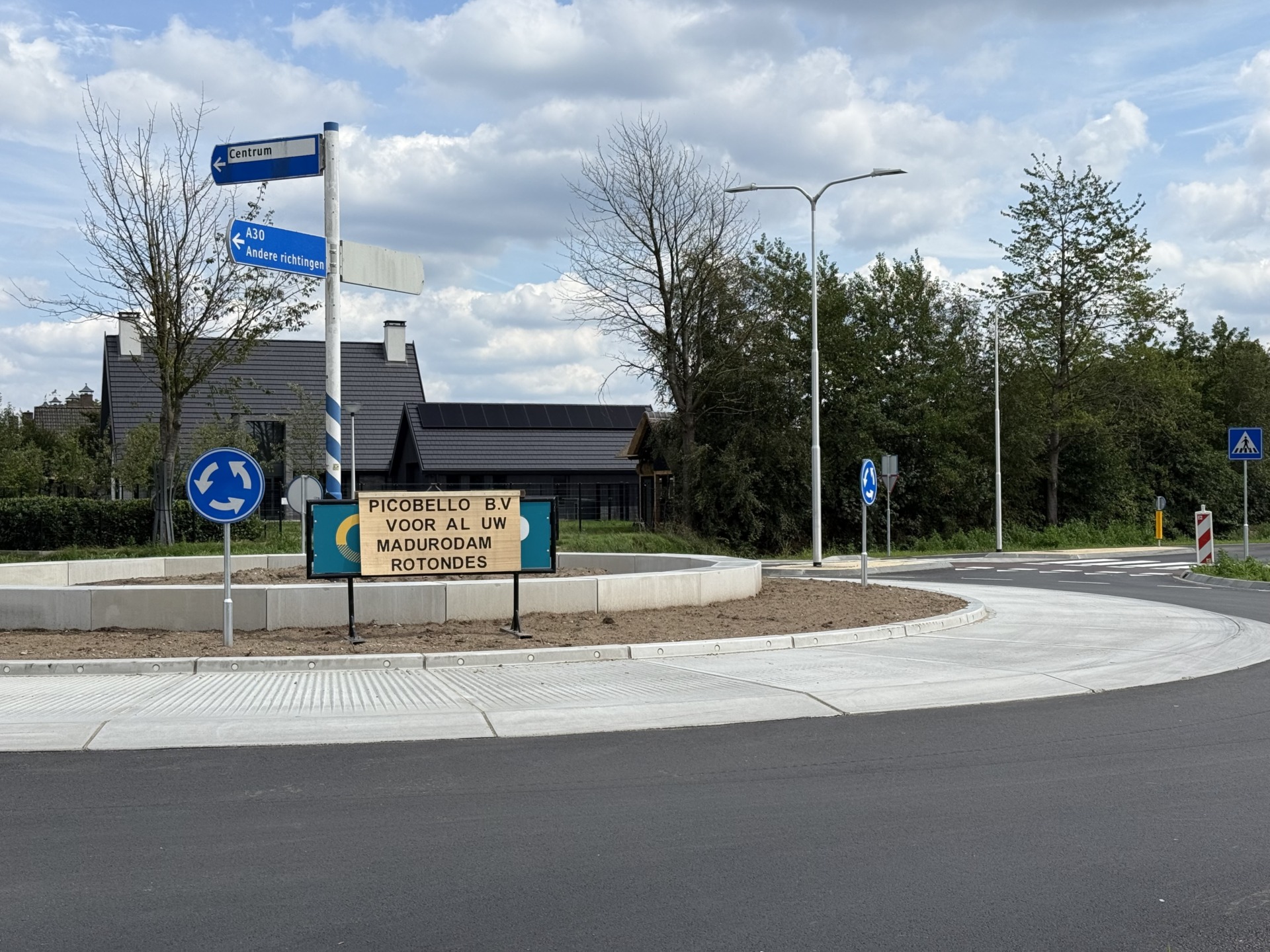 Ophef over afslag bij nieuwe rotonde Lunteren — Lunteren.com